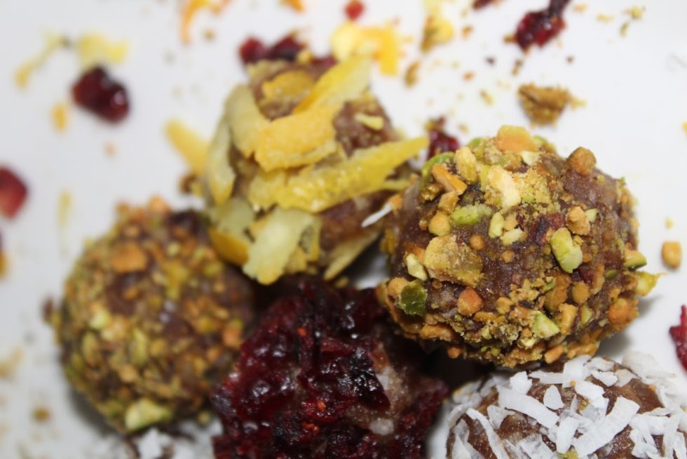 Lemon flavored date balls | The Bible Diet